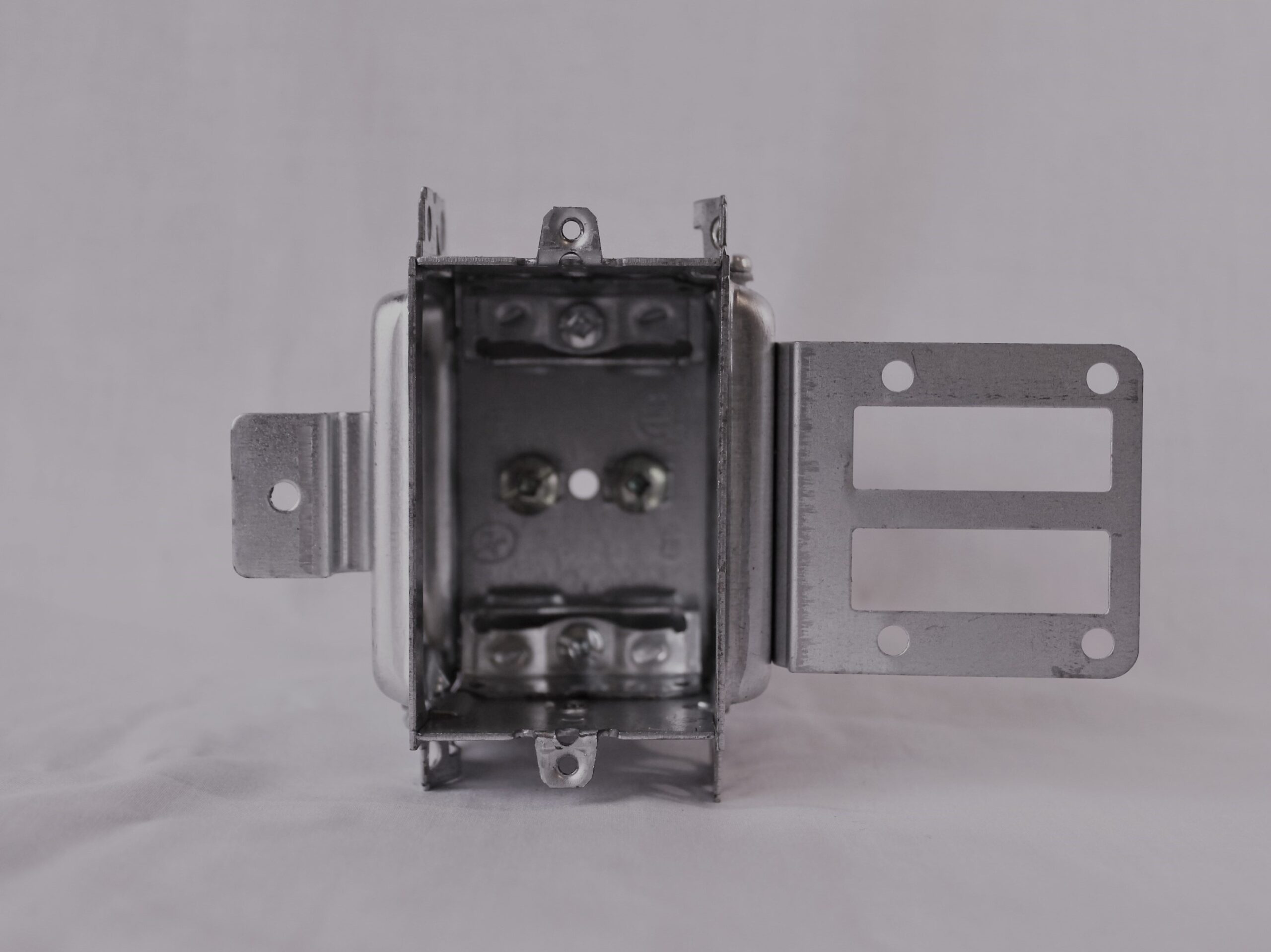 Stud Wrap Gangable Device Box – UBelieve